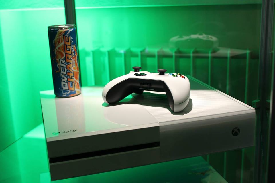 Xbox One SUNSET OVERDRIVE Bundle - Gamers.at