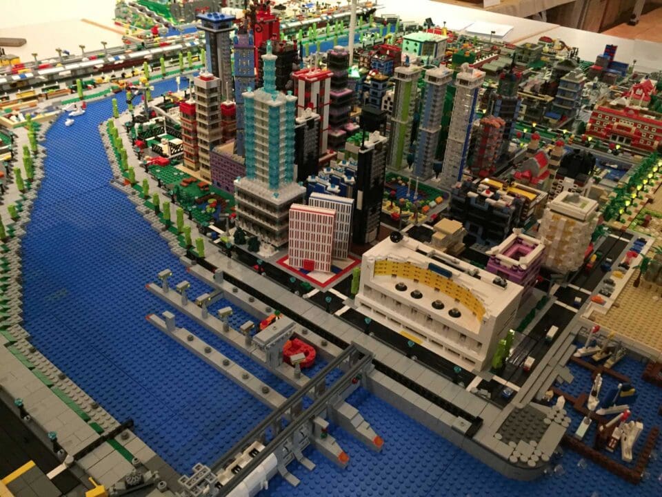 World of Bricks ﻿präsentiert die große Welt der kleinen﻿ Legosteine ...